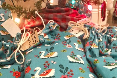 Reusable gift bag tutorial – Carbon Free Family